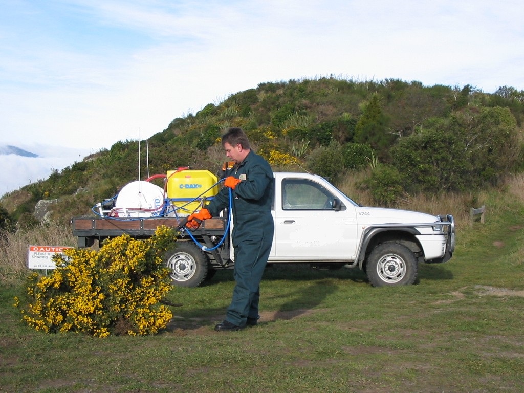 How to Clean Professional Spray Equipment | Kiwicare